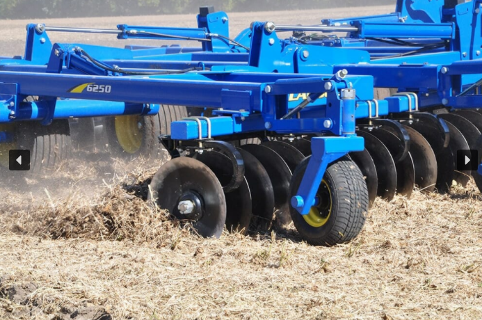 Elite Ag - 6200 Tandem Disc Harrow - Landoll